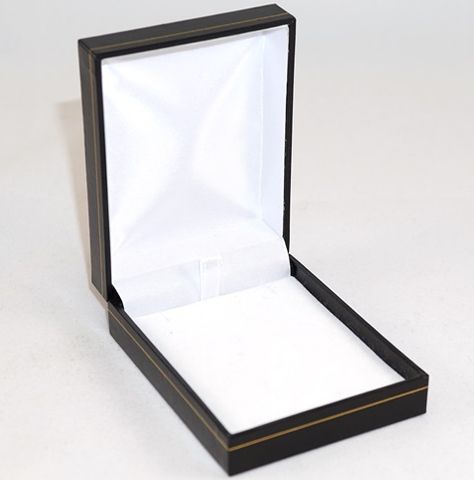 Gold Line Pendant Box