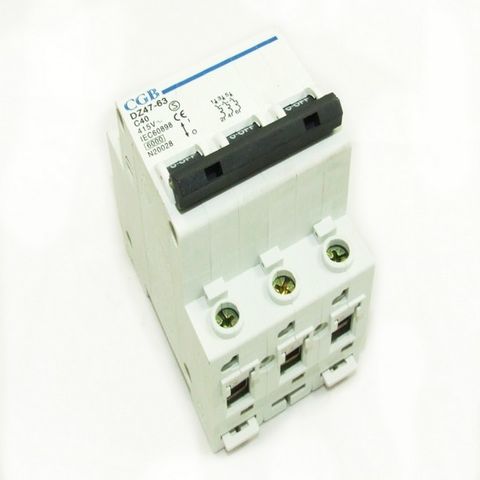 3 PHASE CIRCUIT BREAKER 40A