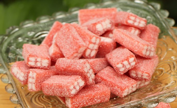 Buy Fini Fizzy Strawberry Cream Bricks Online | Remarkable Sweetshop ...